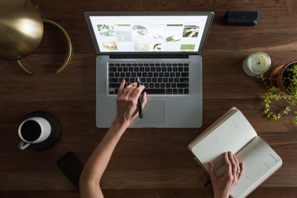 E-Commerce Associate - Velents